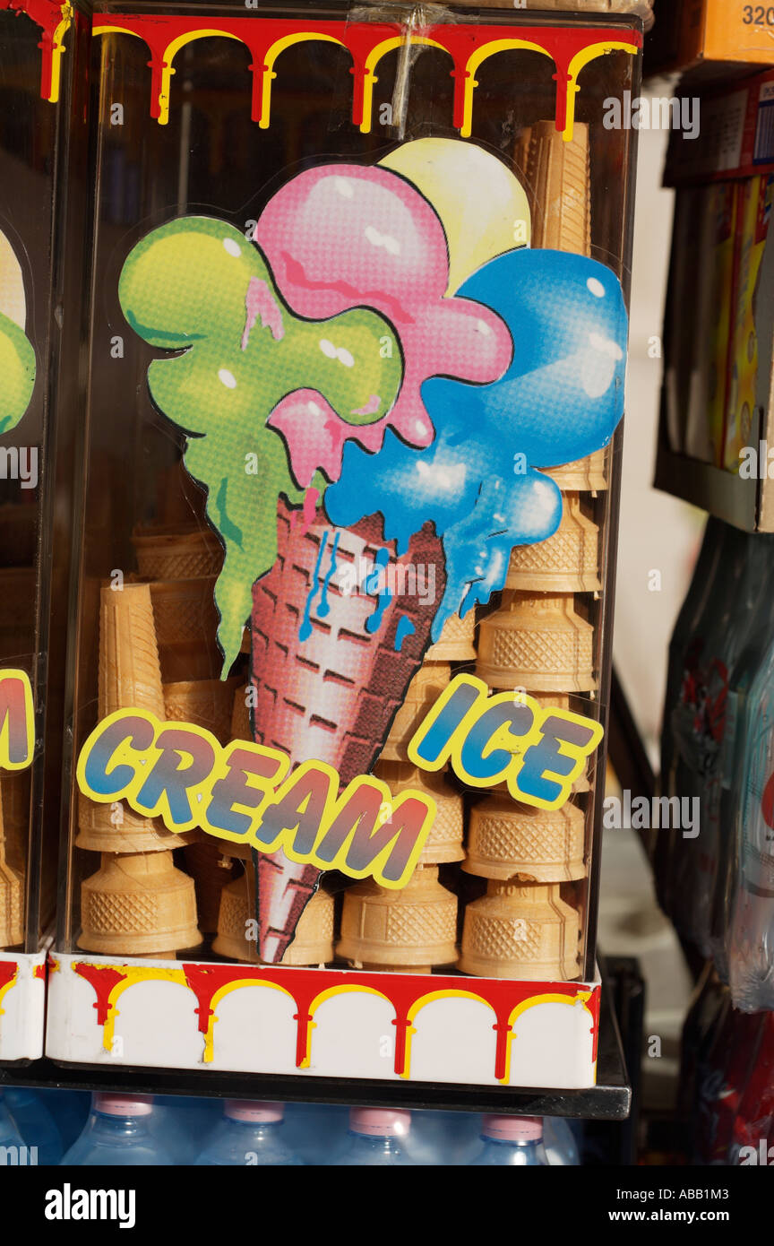 Ice cream stand italy hi-res stock photography and images - Alamy