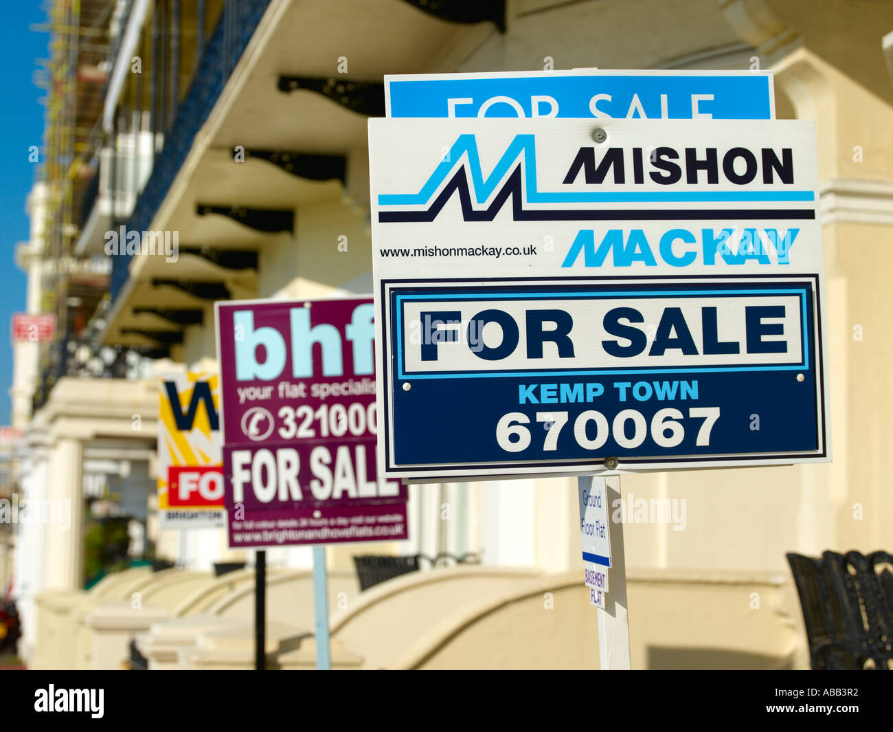 For Sale Signs Stock Photo - Alamy