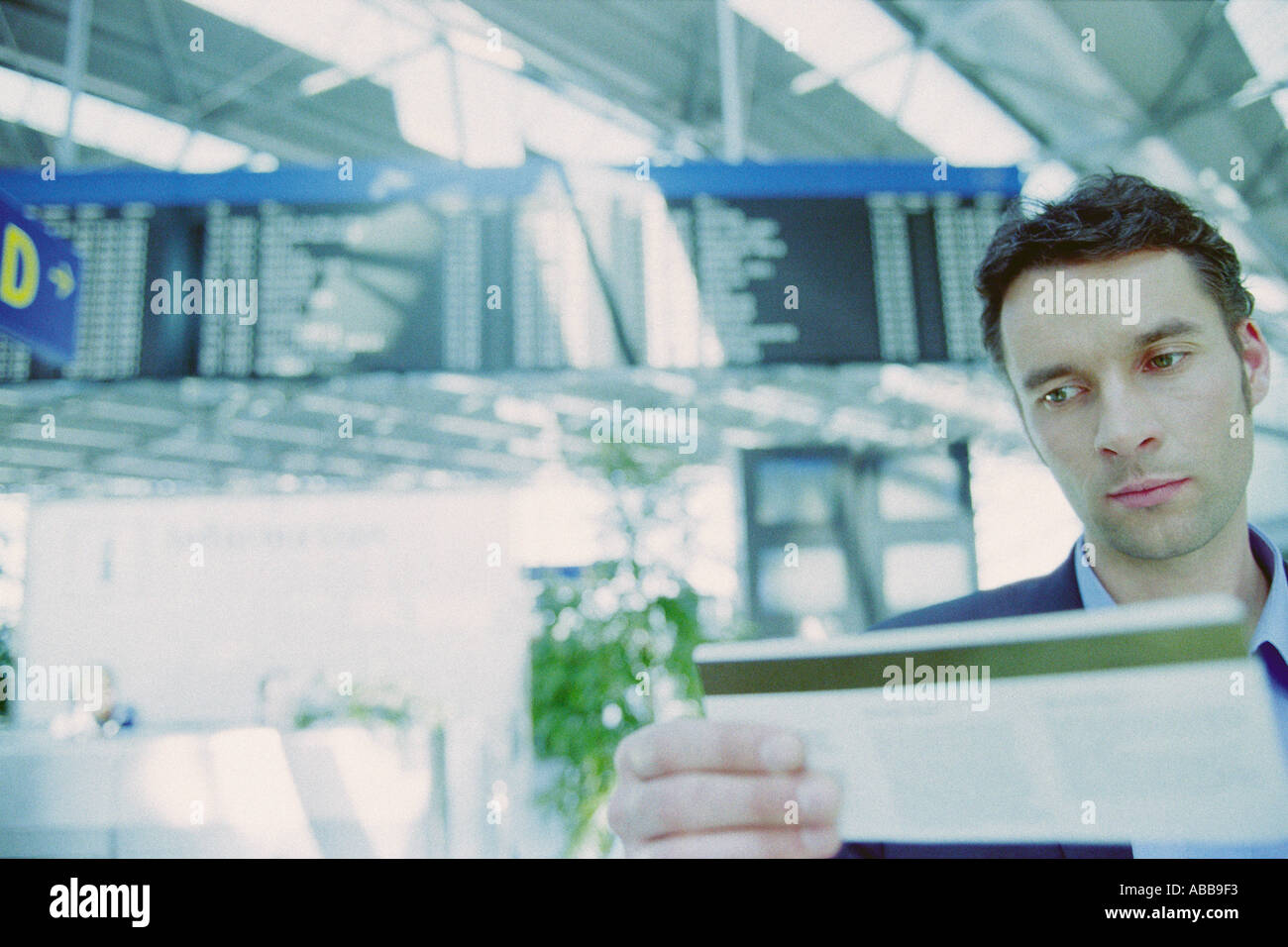 Airline ticket office hi-res stock photography and images - Alamy