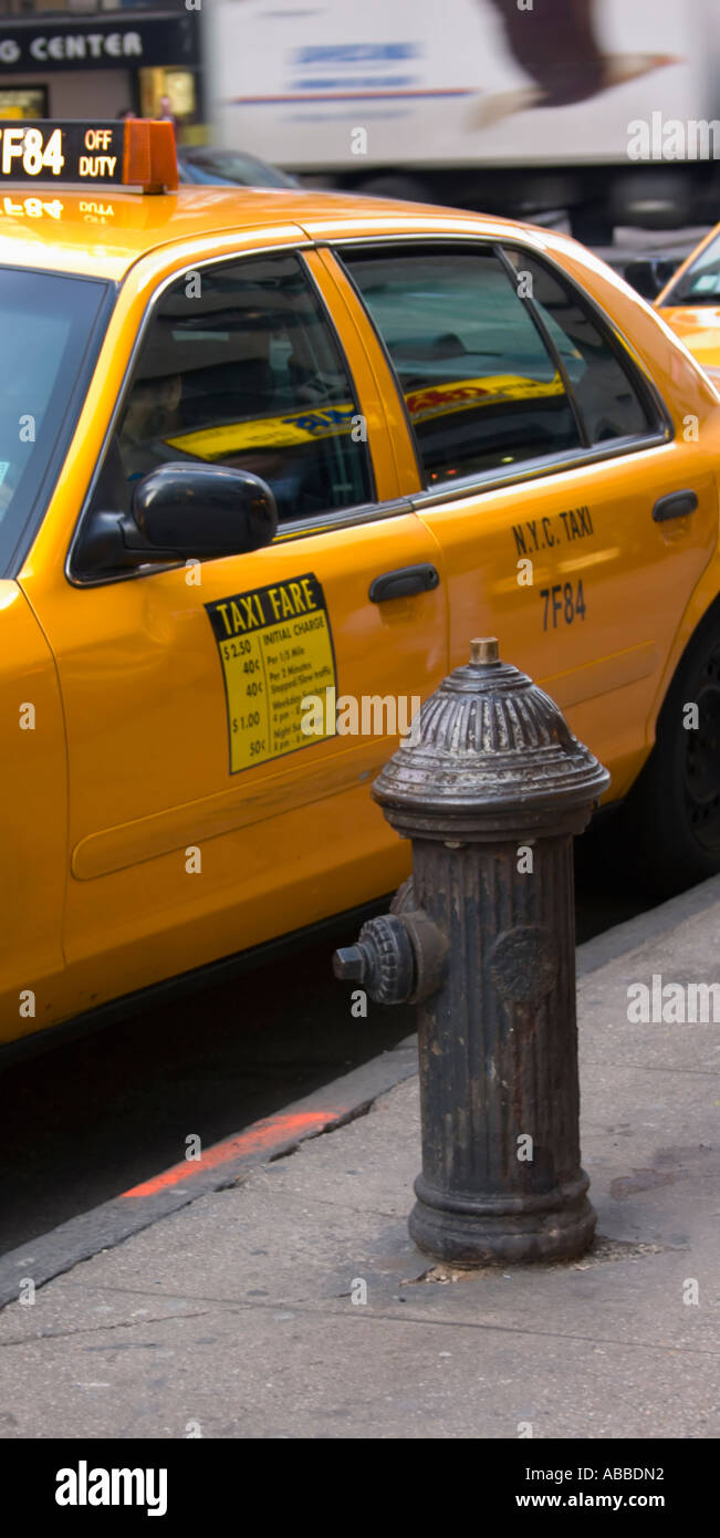 Yellow Taxi New York America Stock Photo - Alamy