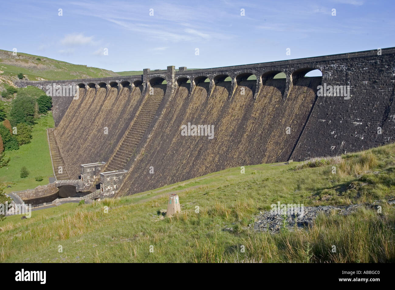 Dams in wales hi-res stock photography and images - Alamy