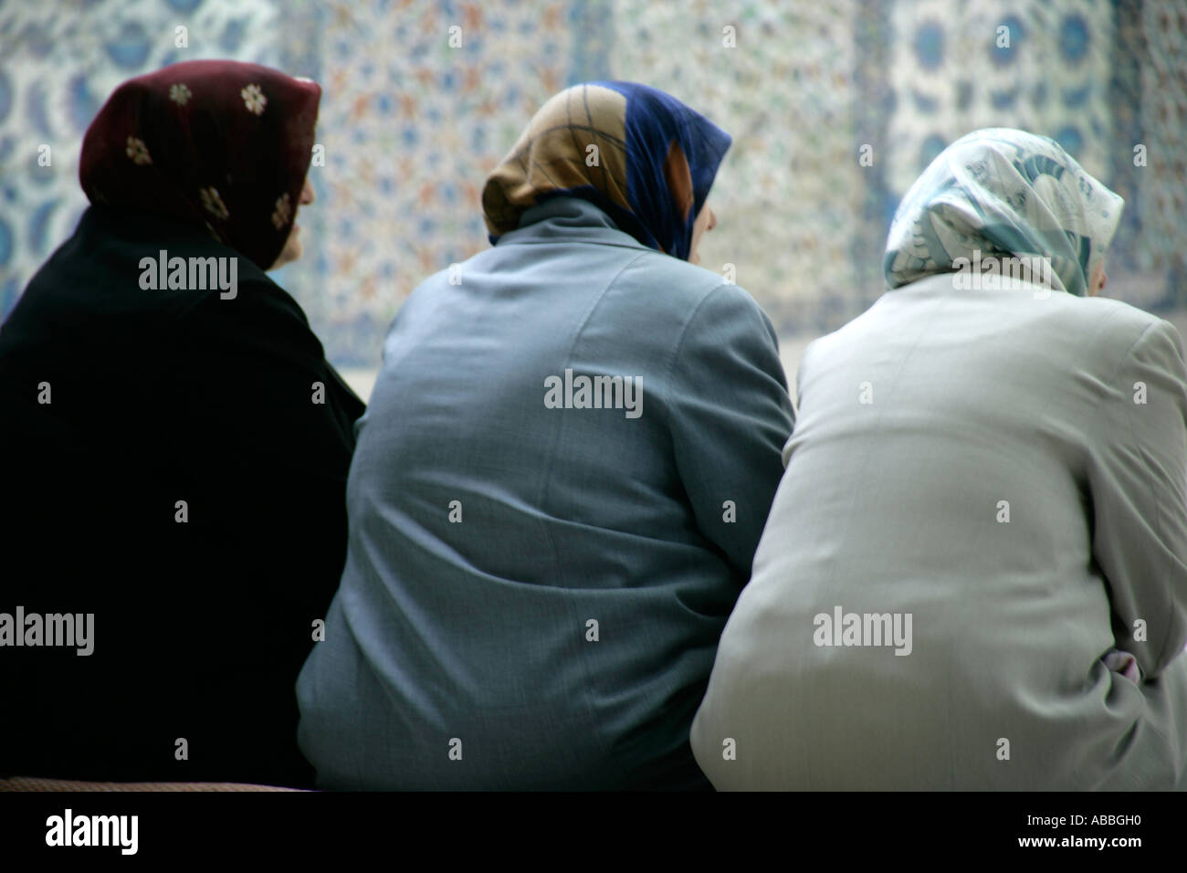 Turkish women muslim headscarf hi-res stock photography and images - Alamy