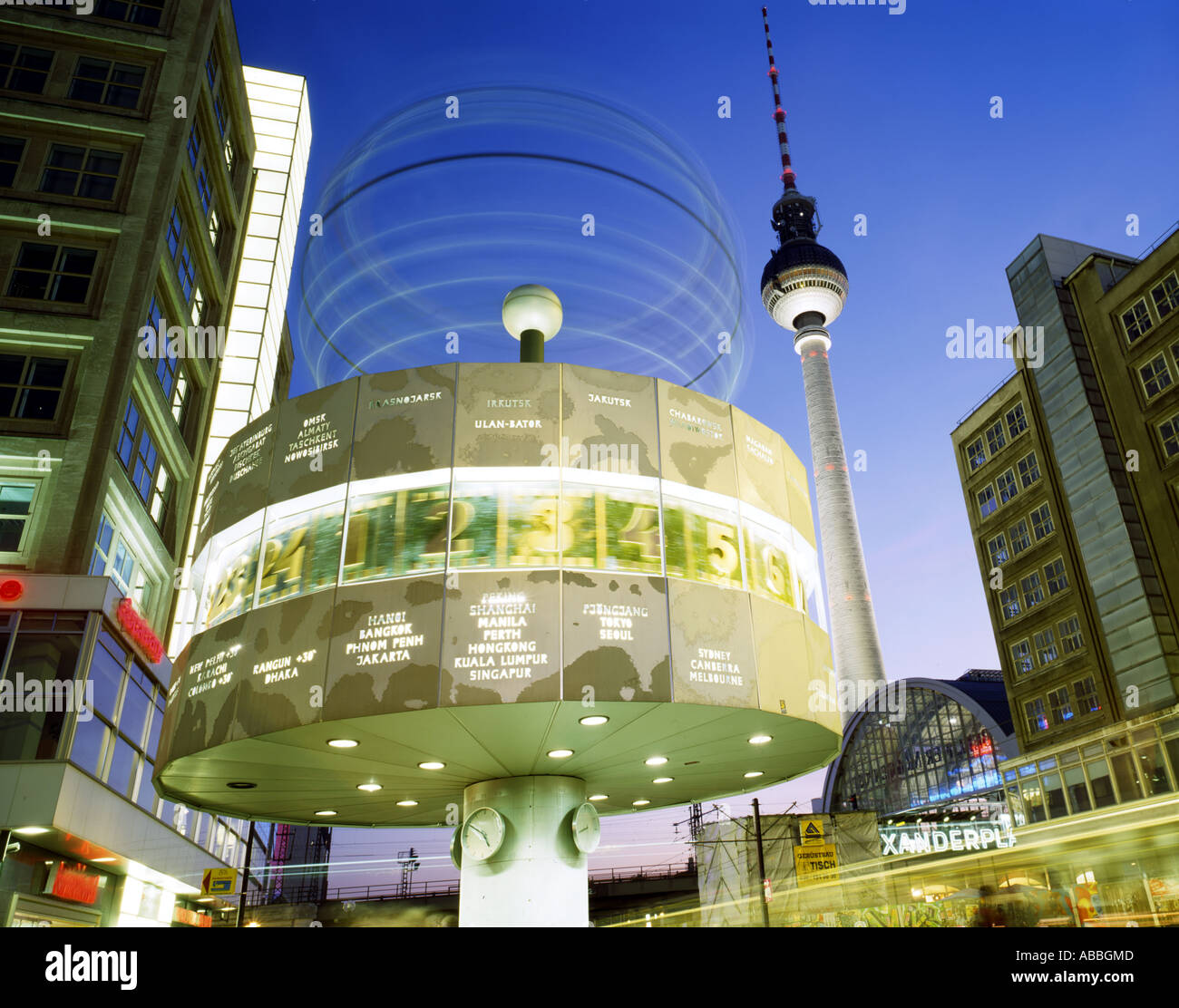 Time zones clock hi-res stock photography and images - Alamy