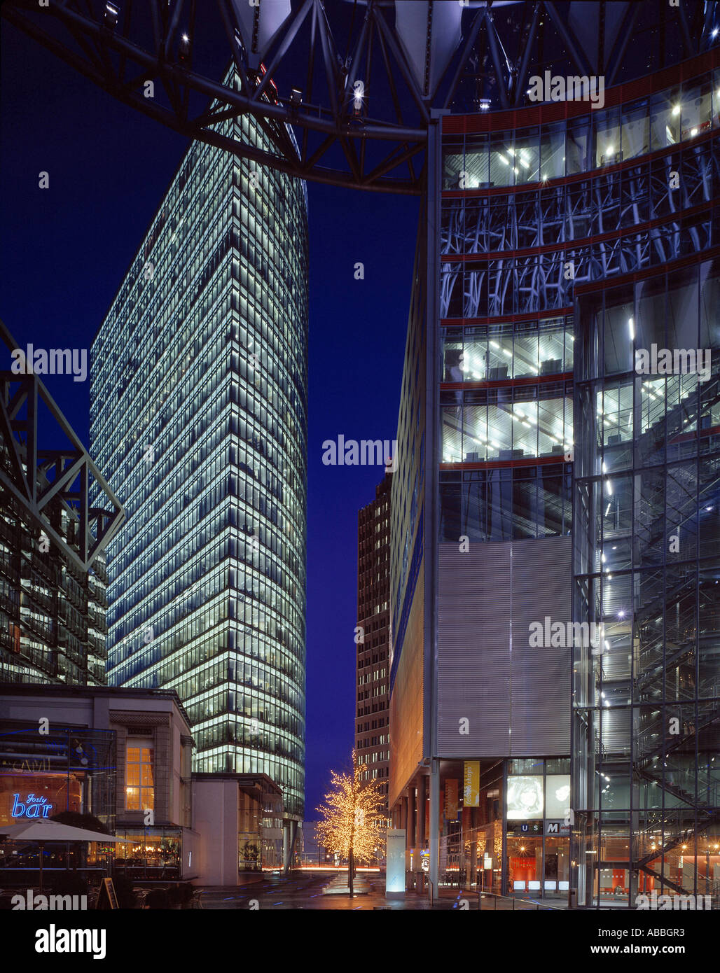 Sony Center und DB Tower Berlin Deutschland Dezember 2005 DB Tower Sony ...