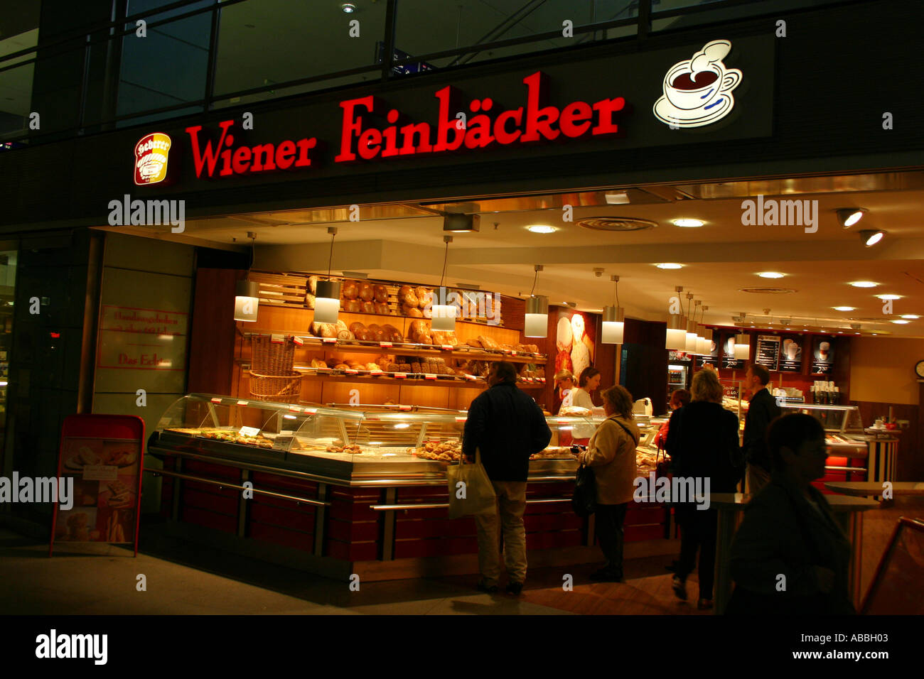 Cake shop berlin hi-res stock photography and images - Alamy