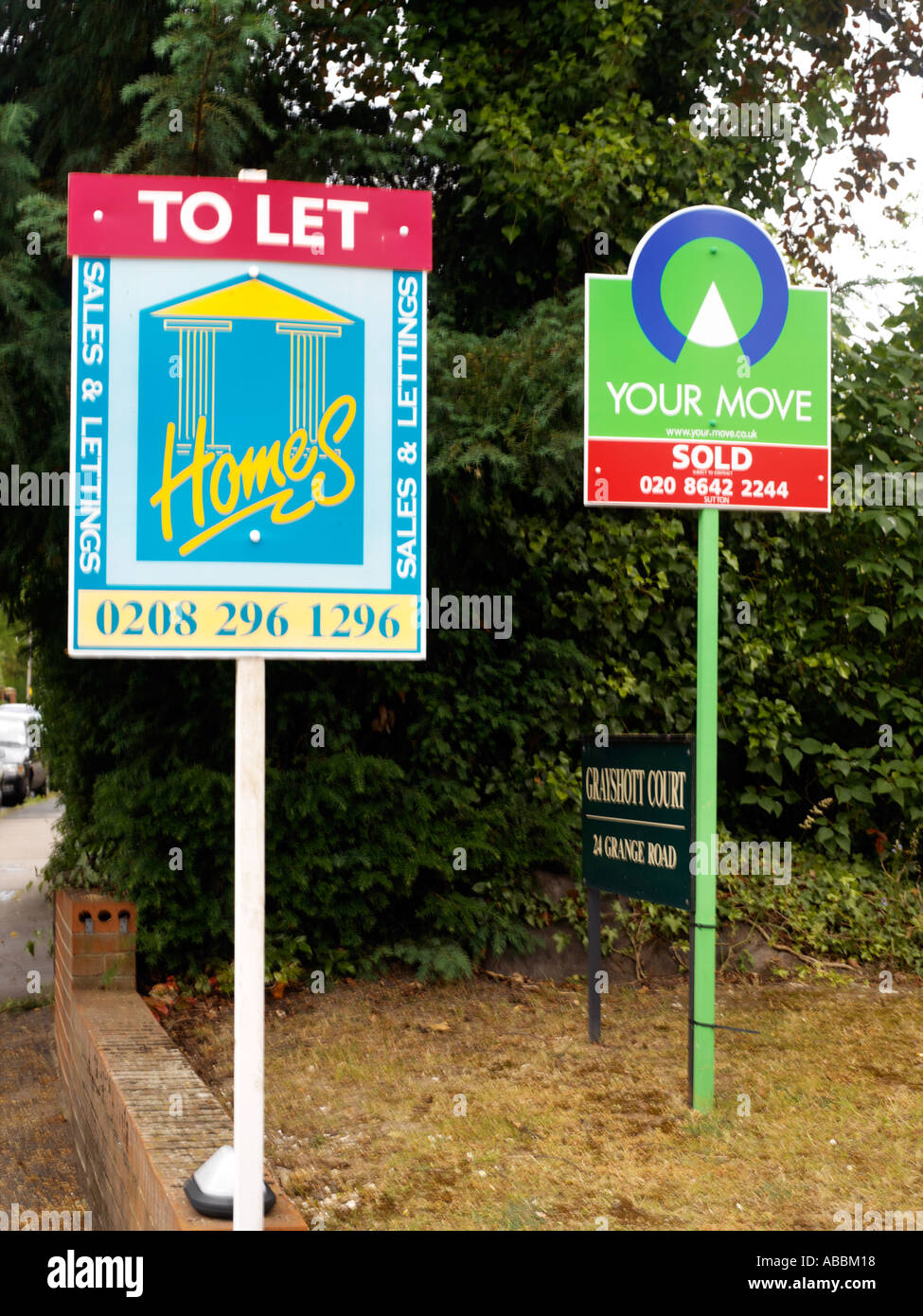 Flat to let advertisement hi-res stock photography and images - Alamy