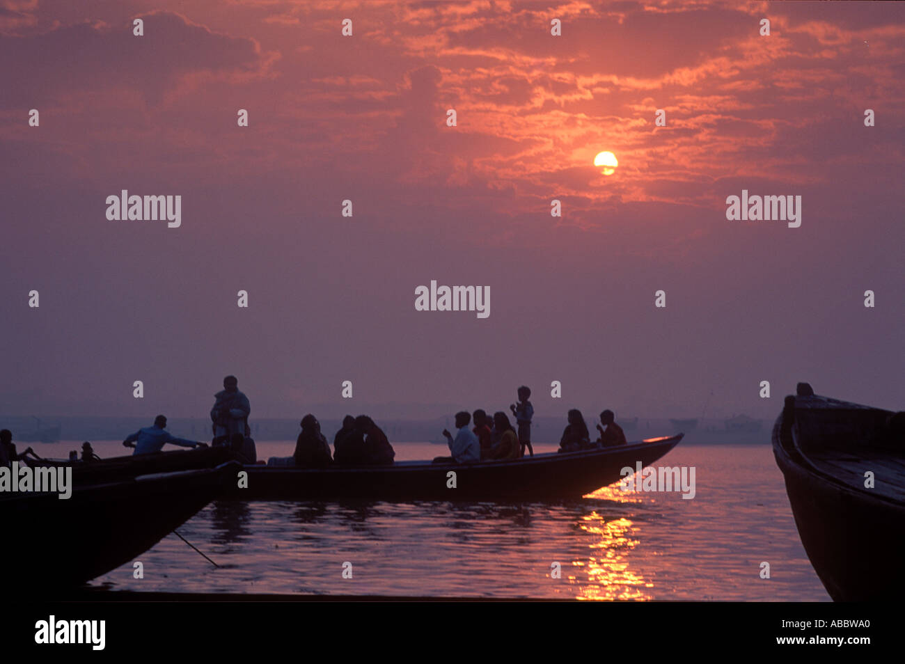 CMP70367 Sunrise at the holy river ganges in the oldest Indian city of ...