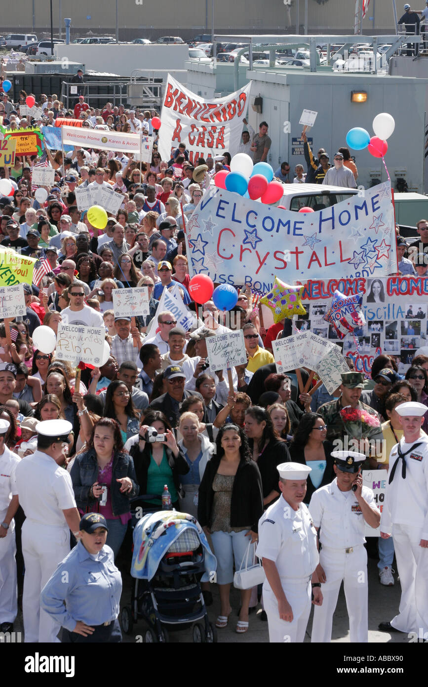 Sailors and Marines Reunite With Their Families San Diego Naval Base ...