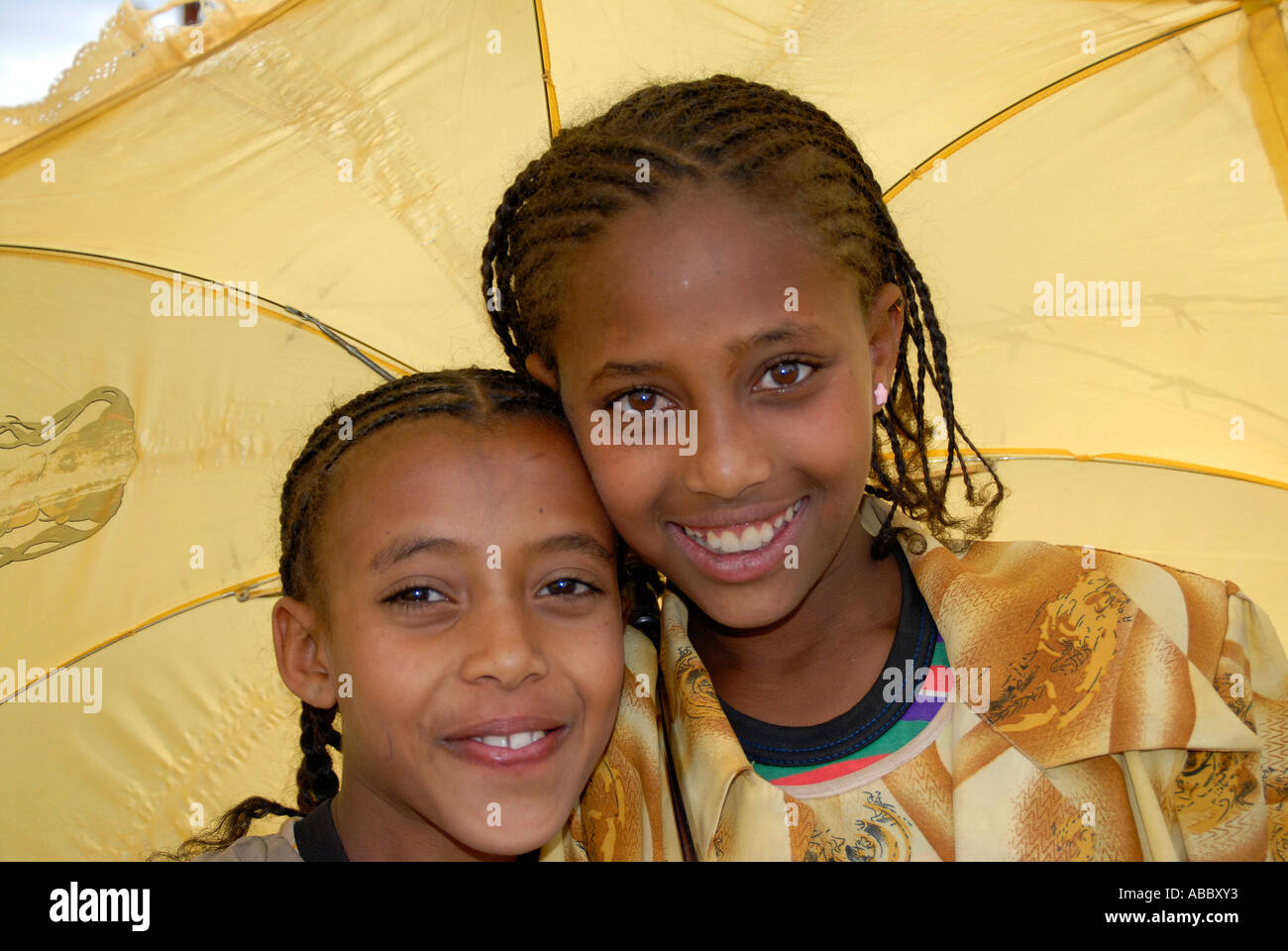 Ethiopian girls smile camera hi-res stock photography and images - Alamy