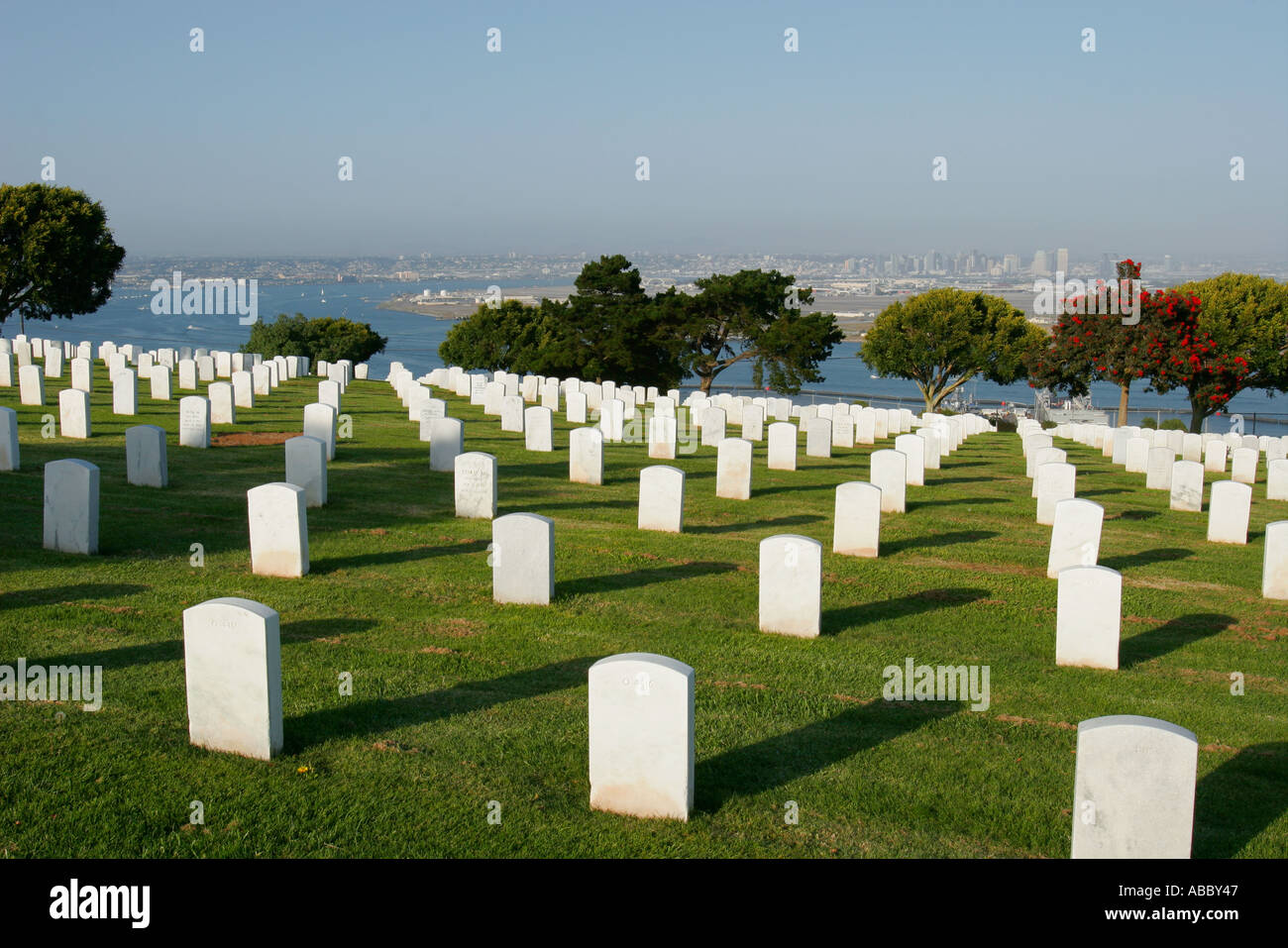 Army national military cemeteries hi-res stock photography and images ...