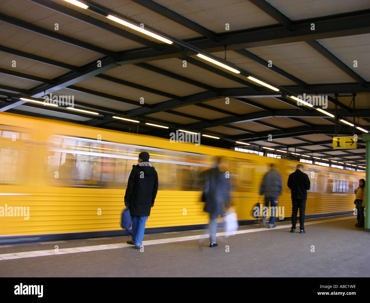 U-Bahn (Subway Train) at U-Bahn Station Nollendorfplatz, Berlin ...