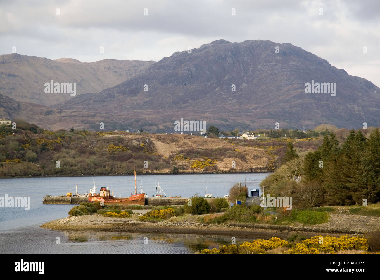 Galway docks hi-res stock photography and images - Alamy