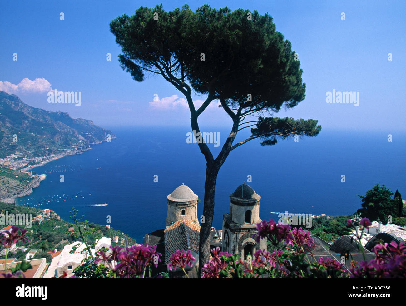 Villa Rufolo, Ravello, Amalfi Coast, Italy Stock Photo - Alamy