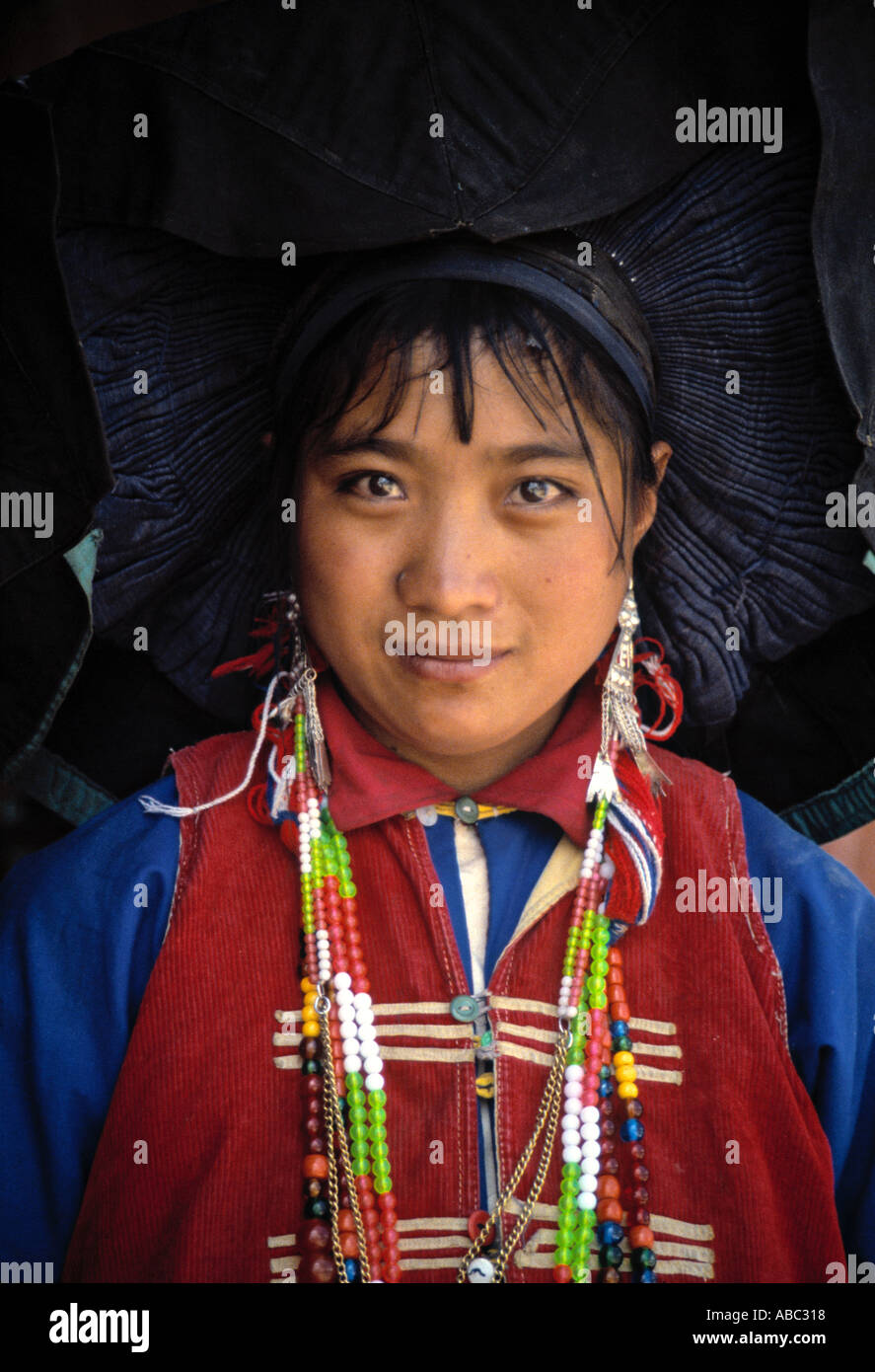 Yi woman in traditional dress, Lijiang, Yunnan, China Stock Photo - Alamy
