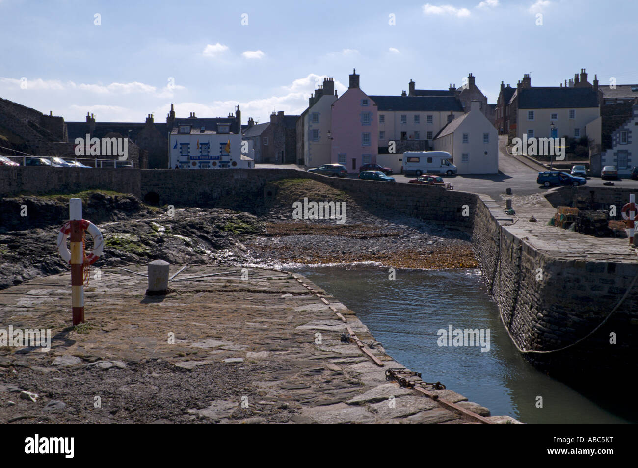 Portsoy beach hi-res stock photography and images - Alamy