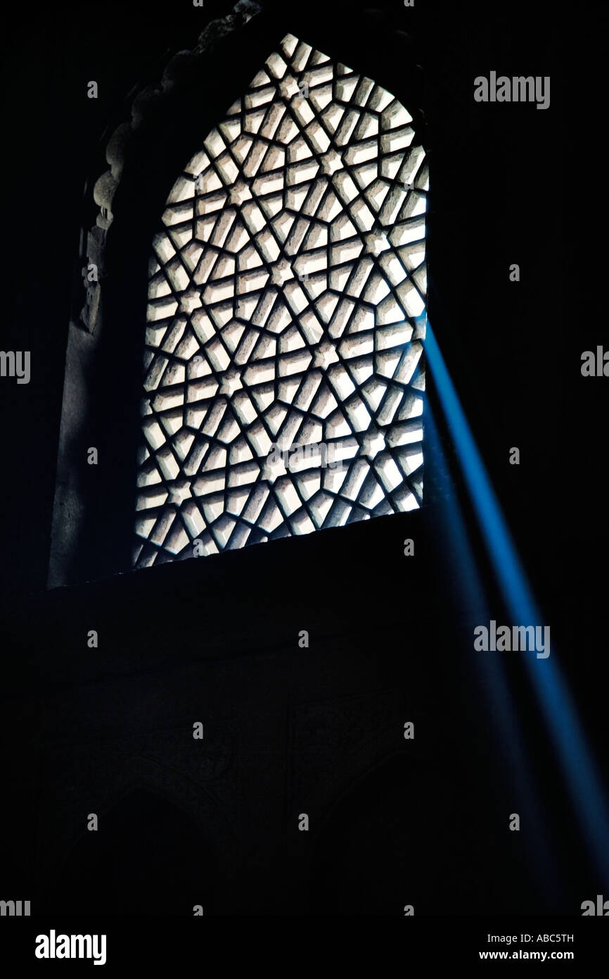 Light shaft architecture hi-res stock photography and images - Alamy
