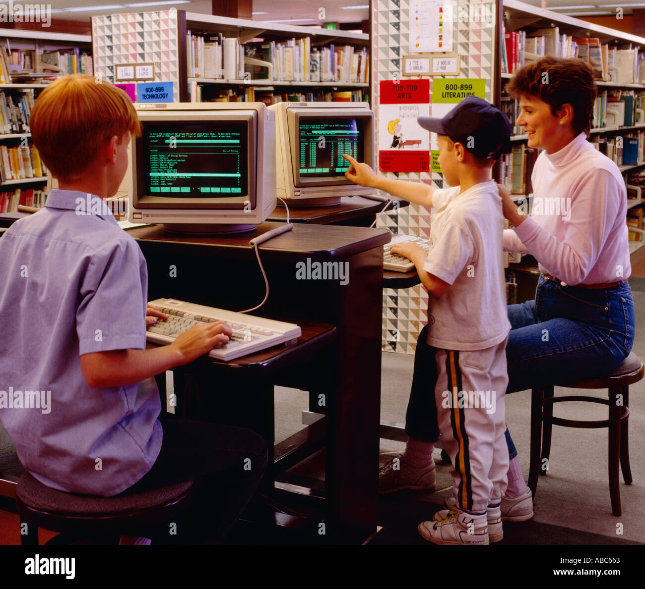 Library work skills hi-res stock photography and images - Alamy