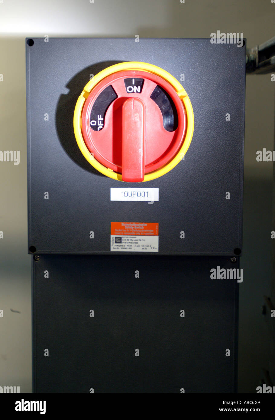 Red on off switch hi-res stock photography and images - Alamy