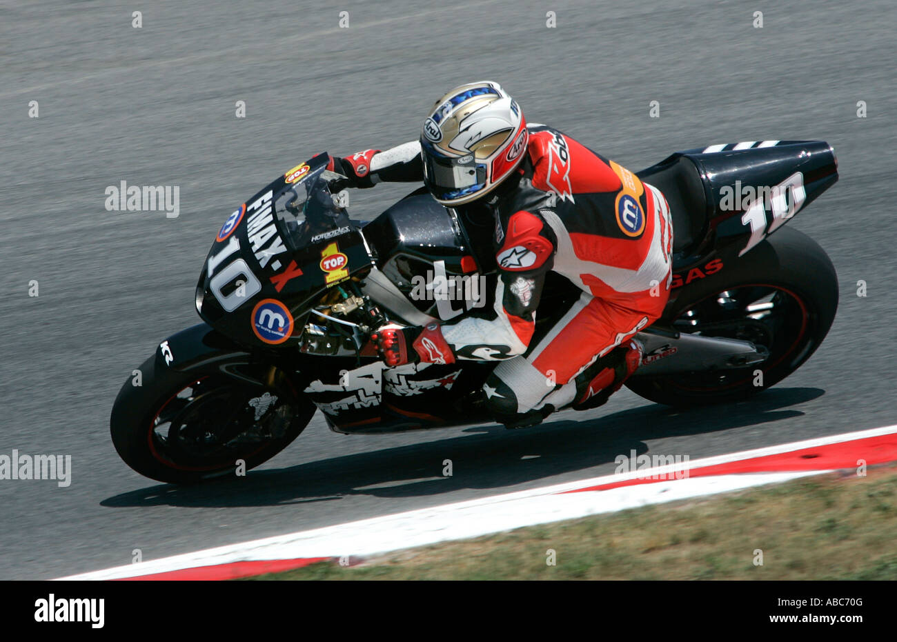 Former 500cc world champion Kenny Roberts riding for team Roberts in ...