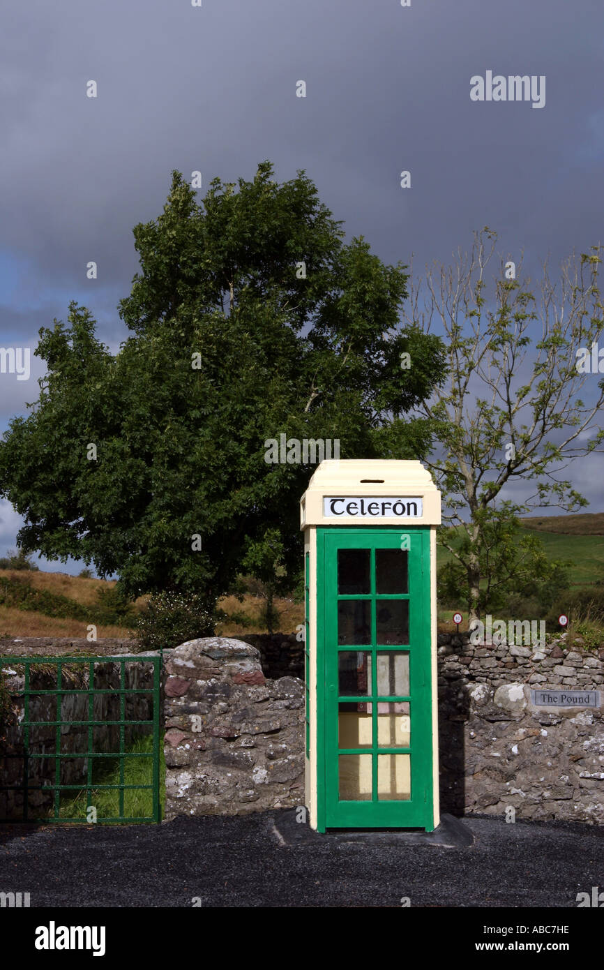 Green booth hi-res stock photography and images - Alamy