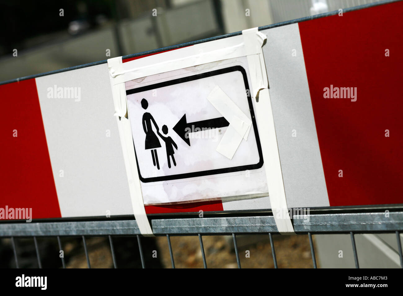 Pavement sign hi-res stock photography and images - Alamy