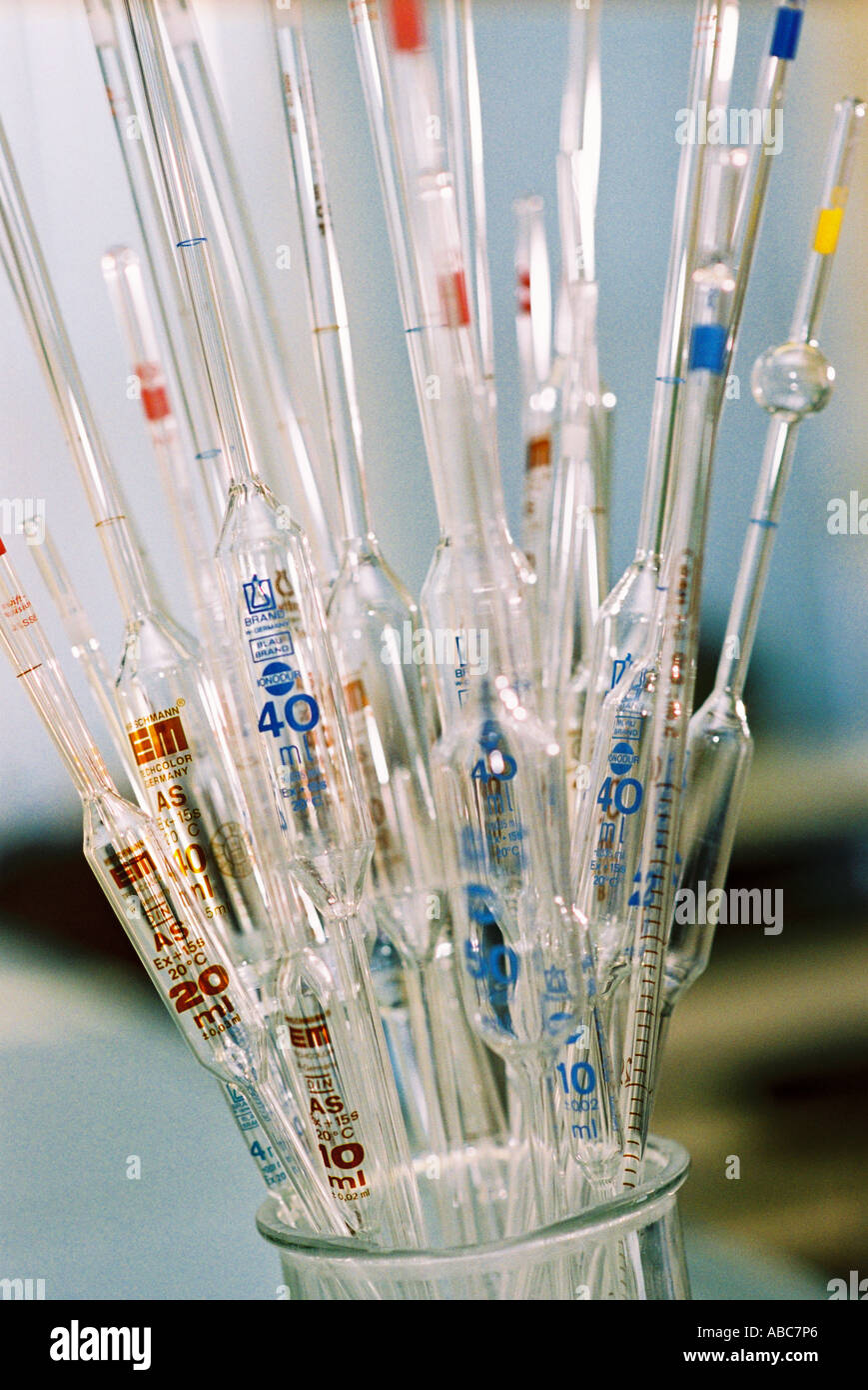 Chemistry research facilities hi-res stock photography and images - Alamy