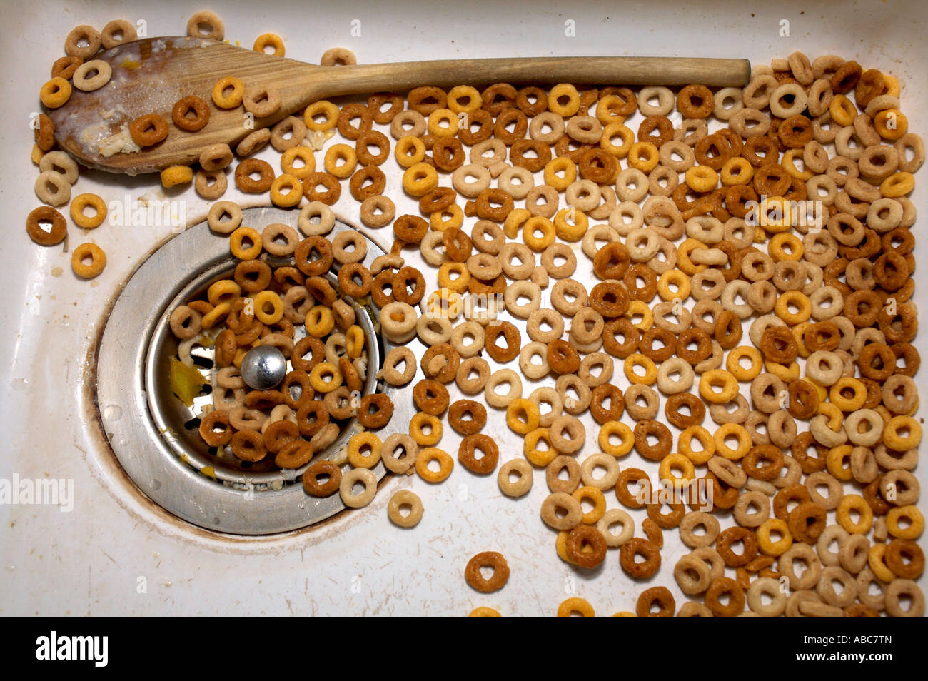 Cheerios breakfast hi-res stock photography and images - Alamy