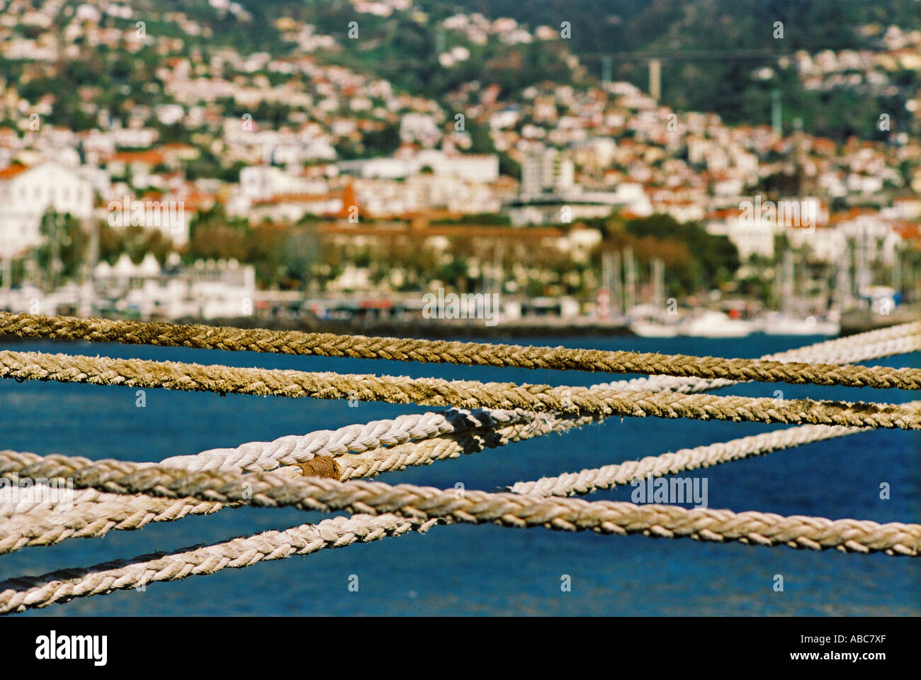 Halyards hi-res stock photography and images - Alamy