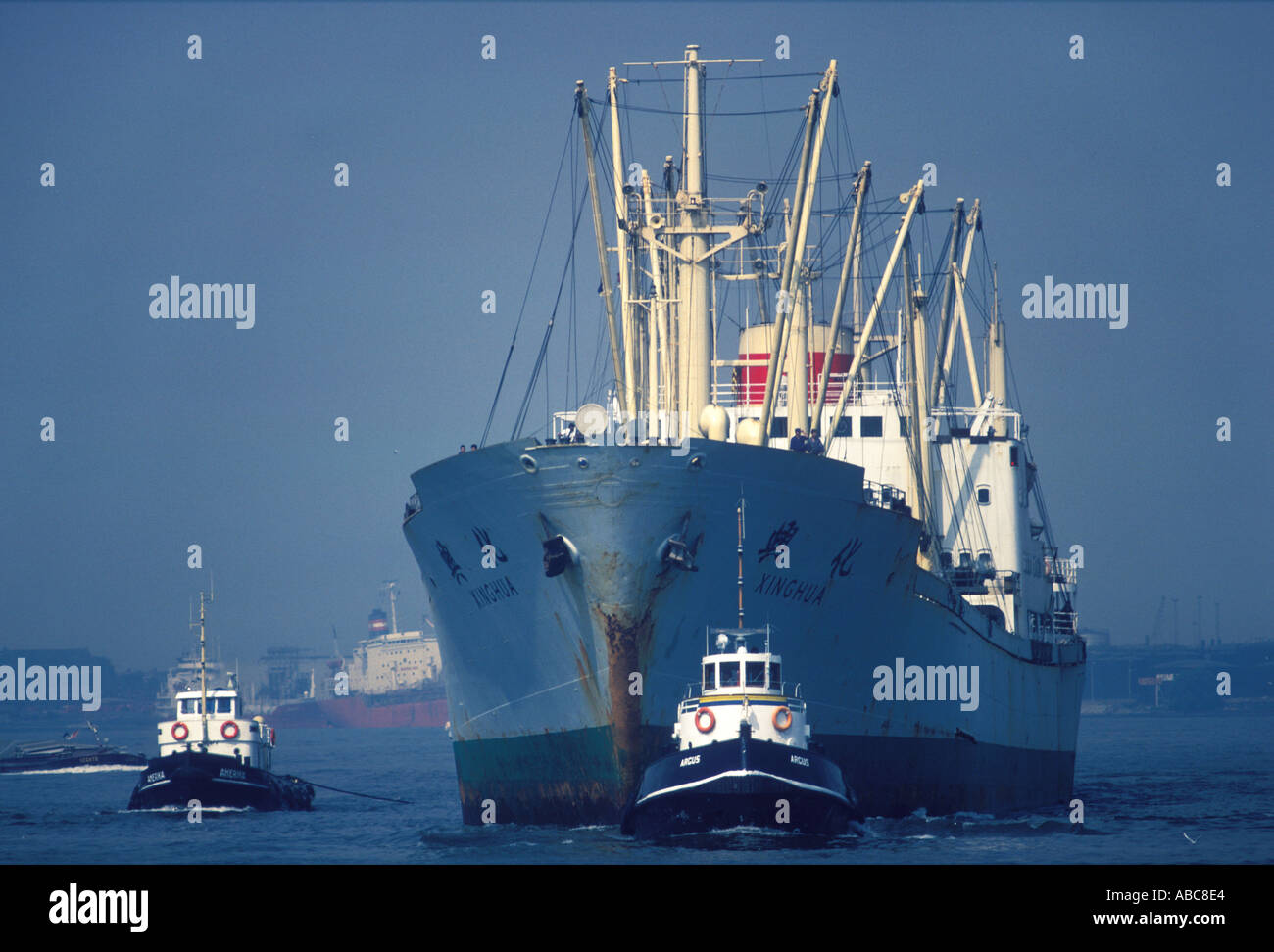 ONE TANKER IN THE HARBOUR OF ROTTERDAM NETHERLANDS Stock Photo - Alamy