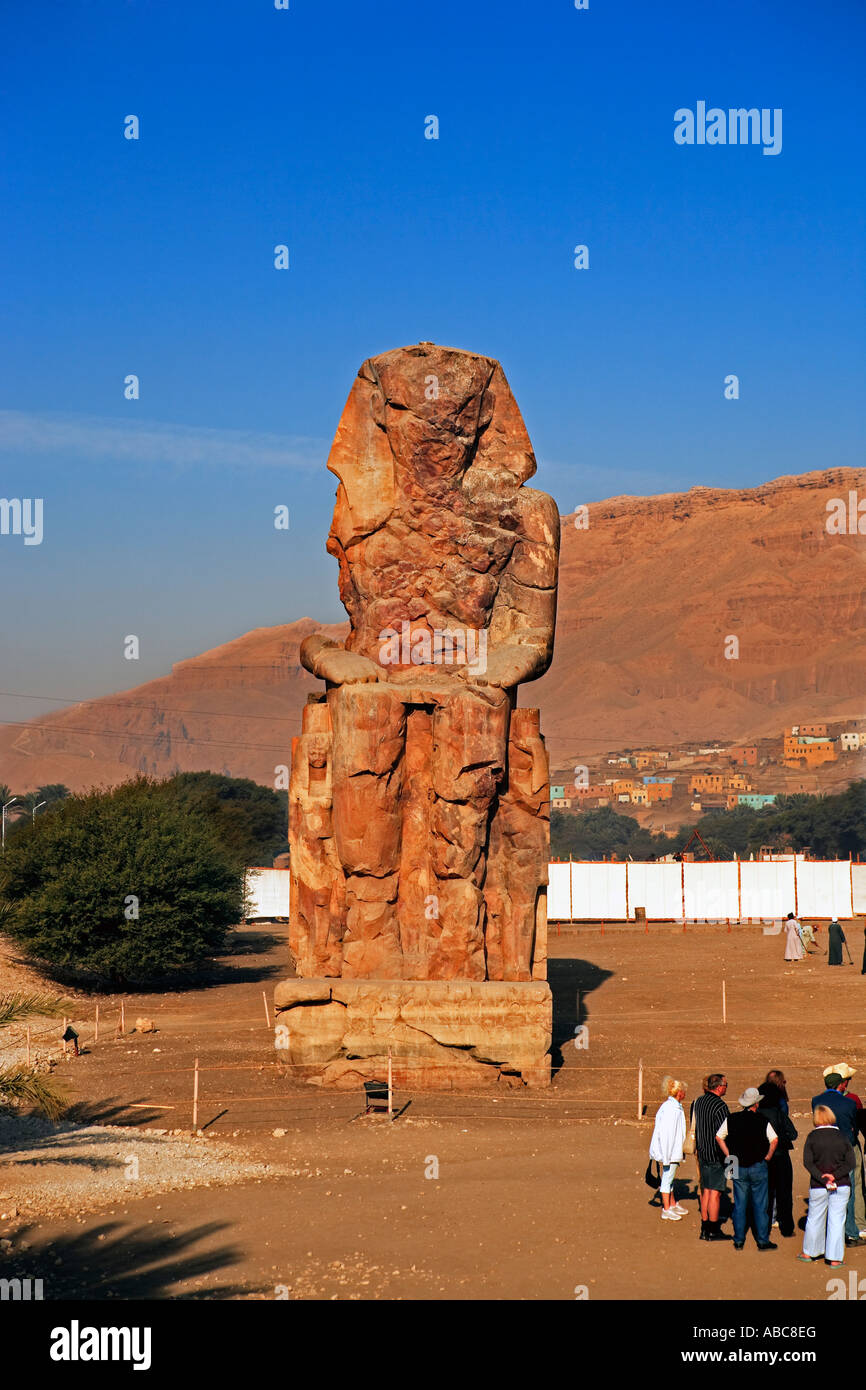 The colossus of memnon hi-res stock photography and images - Alamy