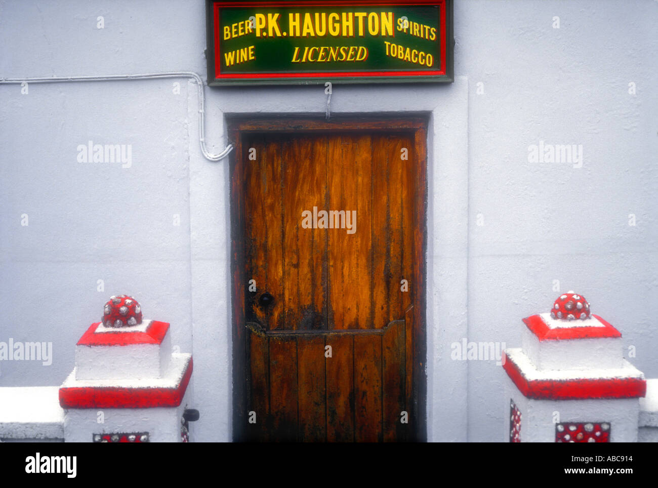 Farmhouse Pub in Southern Ireland Stock Photo - Alamy