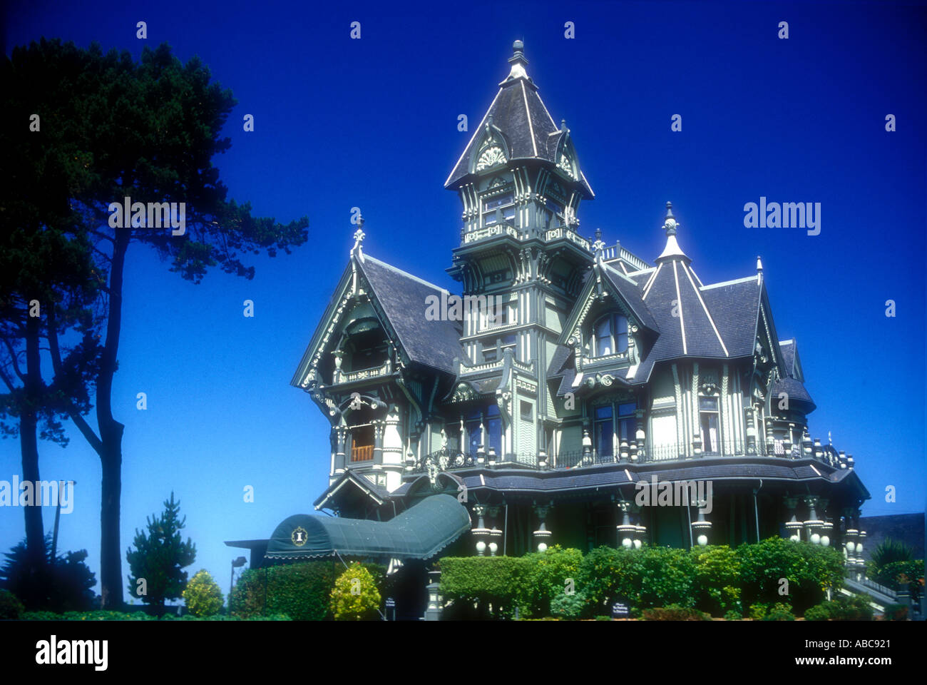 Victorian town house hi-res stock photography and images - Alamy