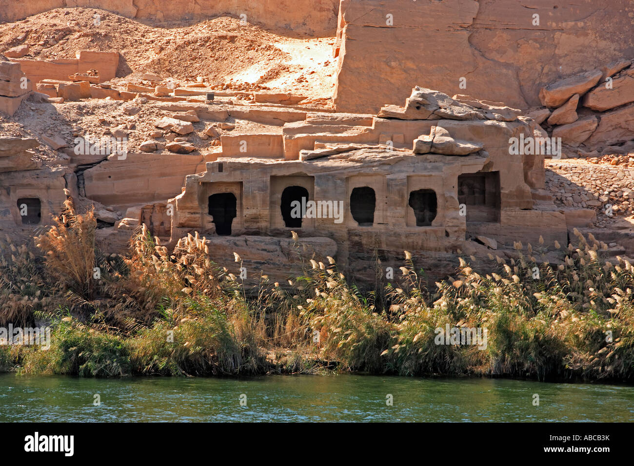Upper cliff dwelling hi-res stock photography and images - Alamy