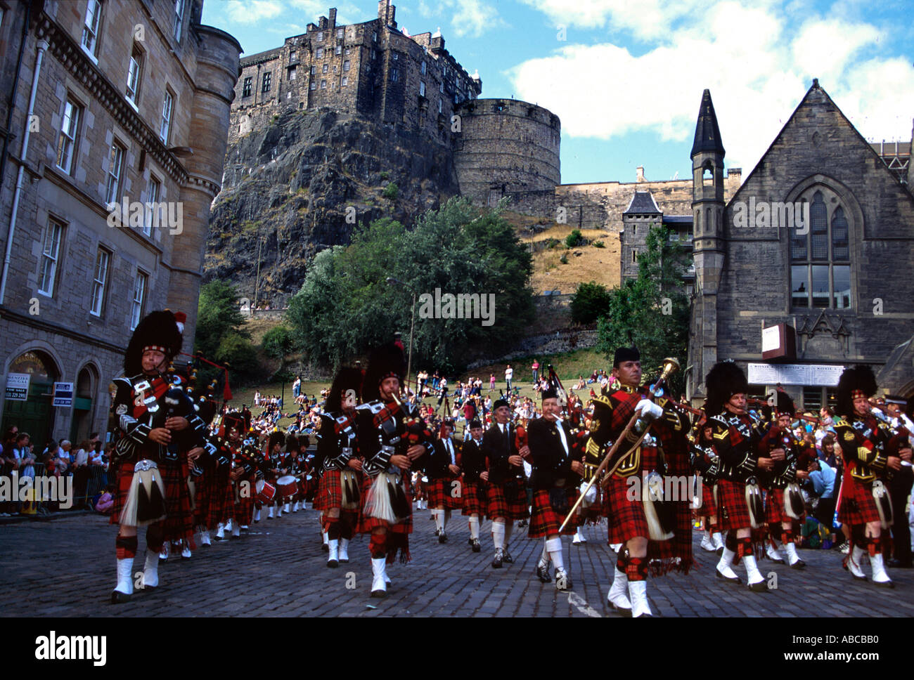 Scottish guard regiment edinburgh scotland hi-res stock photography and ...