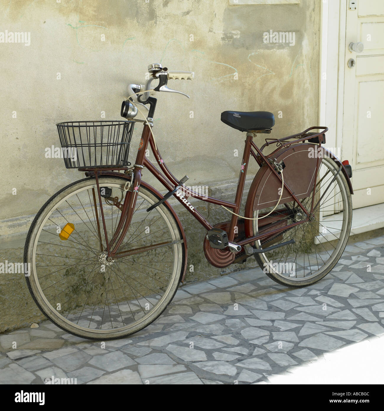 Italian street hi-res stock photography and images - Alamy