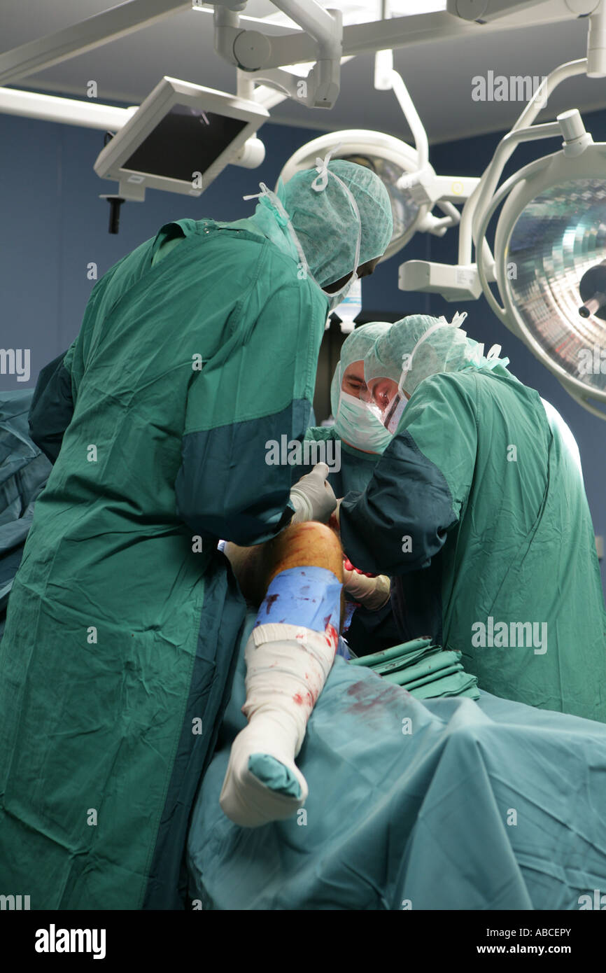 Hip operation hospital hi-res stock photography and images - Alamy