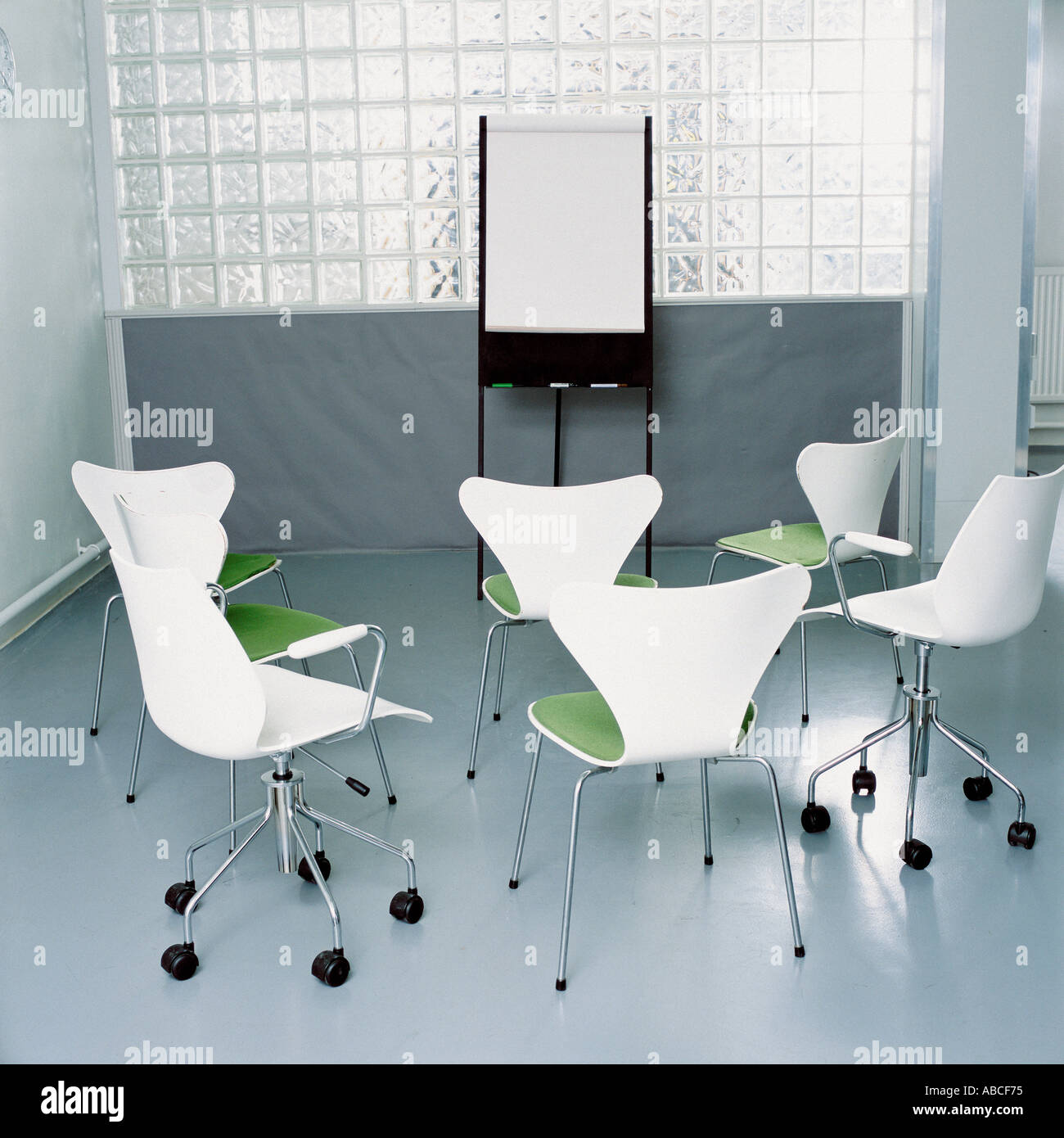 Empty meeting room Stock Photo - Alamy