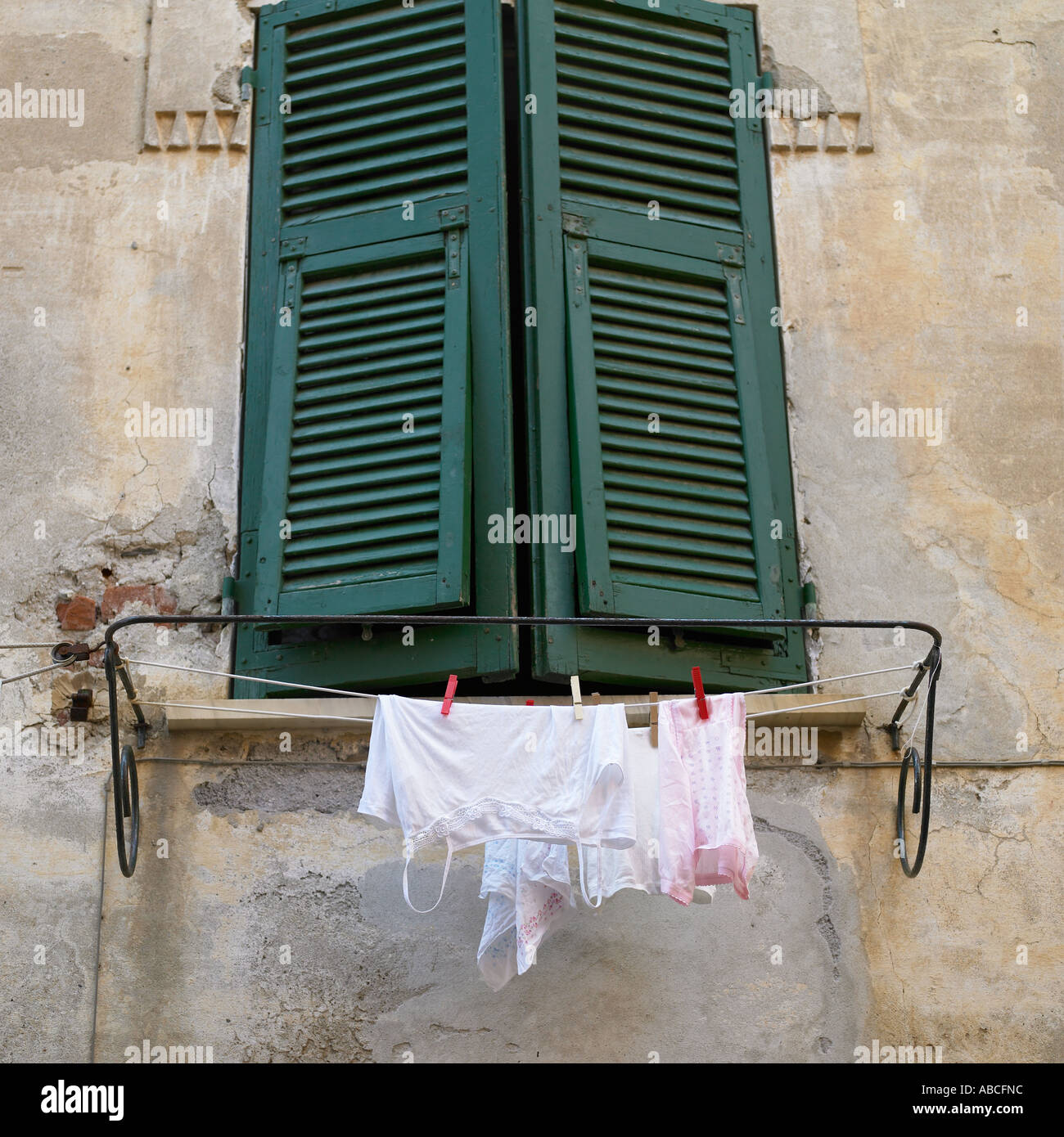 Hang hanging out washing hi-res stock photography and images - Alamy