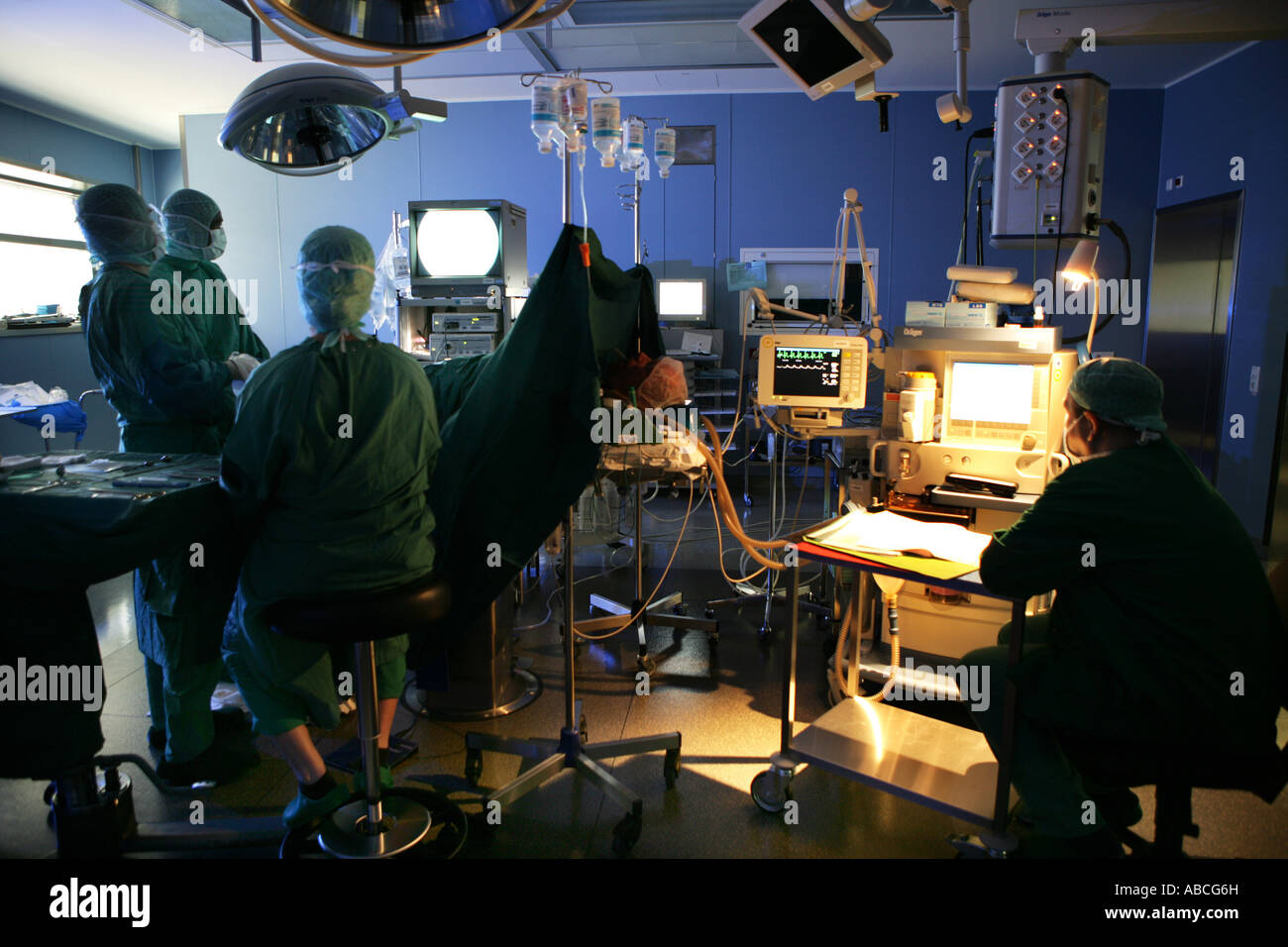 DEU Germany Arthroscopical operation of knee joint Stock Photo - Alamy