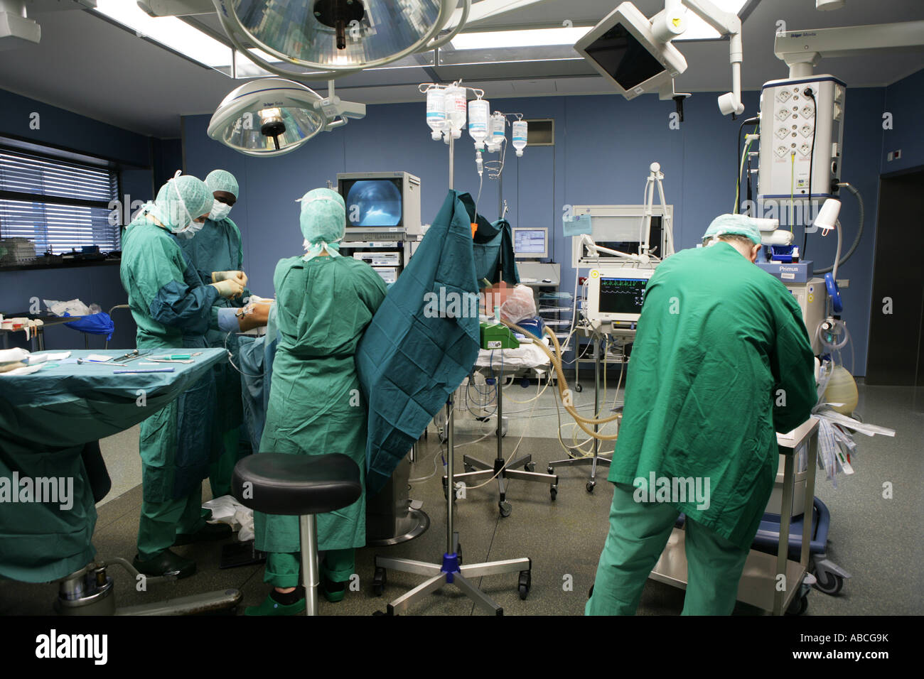 Knee arthroscopy hi-res stock photography and images - Alamy