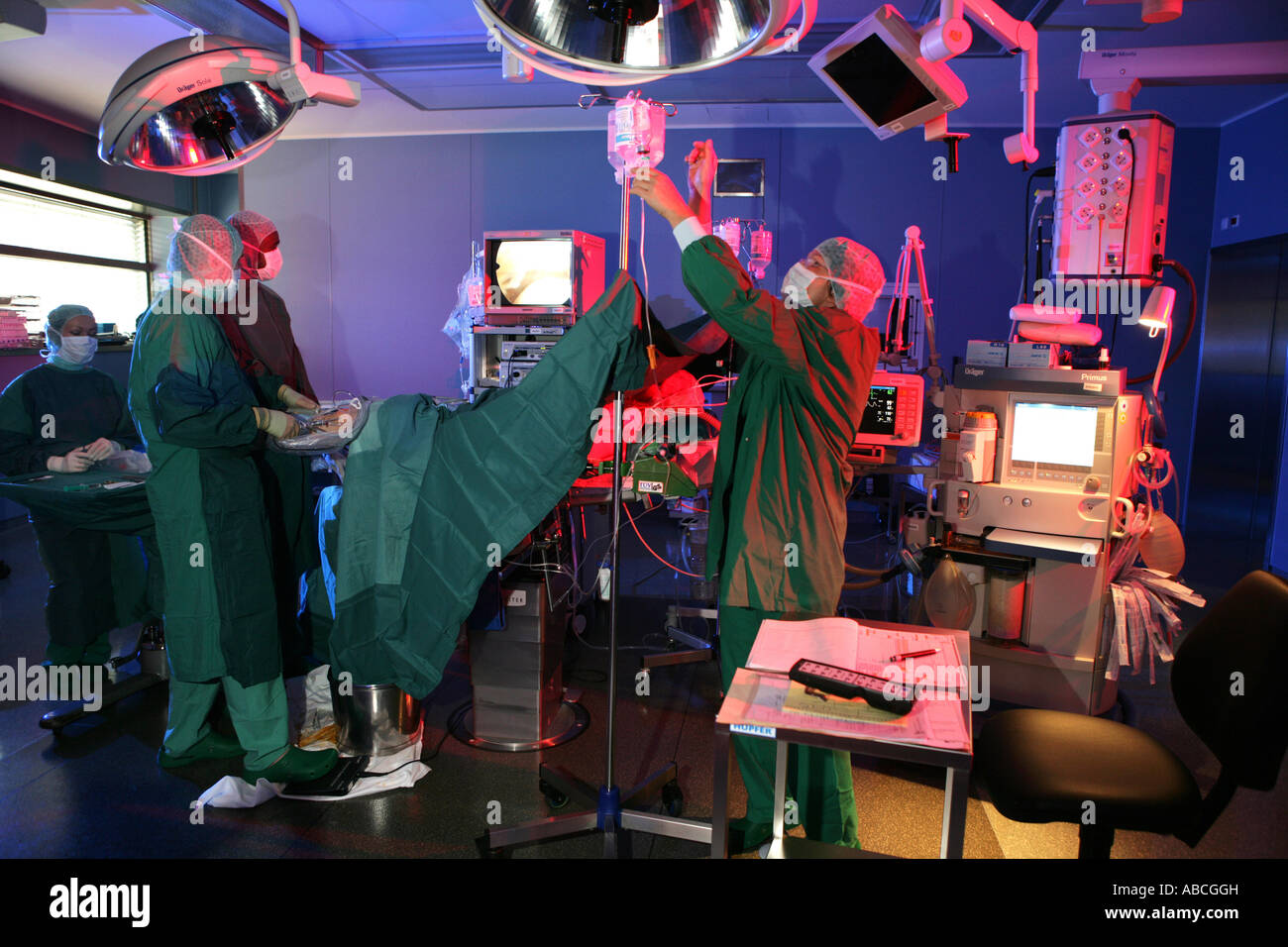 Knee arthroscopy orthopedic surgery operation hi-res stock photography ...