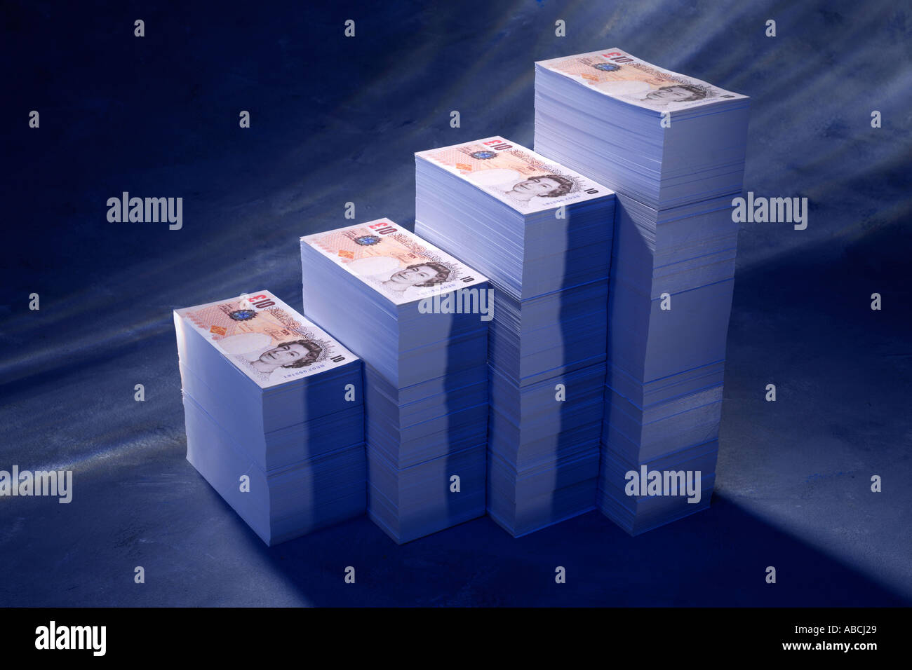 Piles of £10 notes Stock Photo - Alamy
