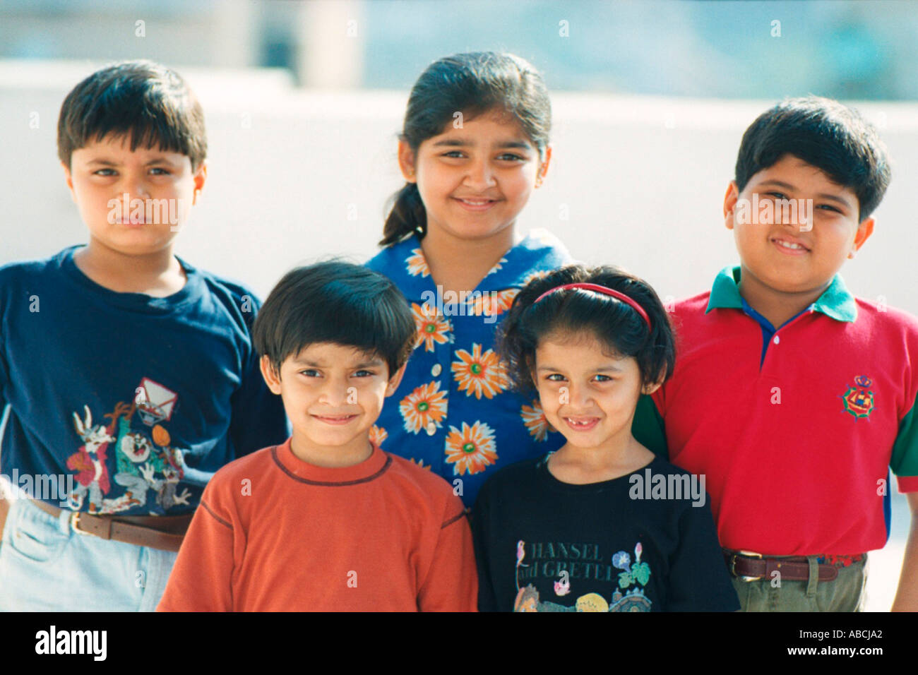 Children with camera hi-res stock photography and images - Alamy