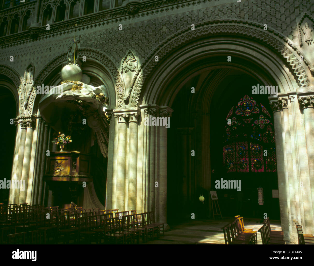 Notre dame side chapel hi-res stock photography and images - Alamy