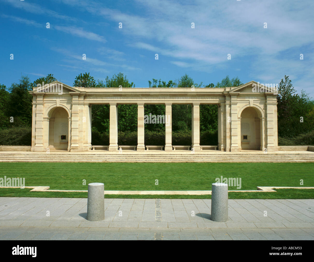 Colonnade and remembrance chapels, Bayeux War Cemetery, Bayeux ...