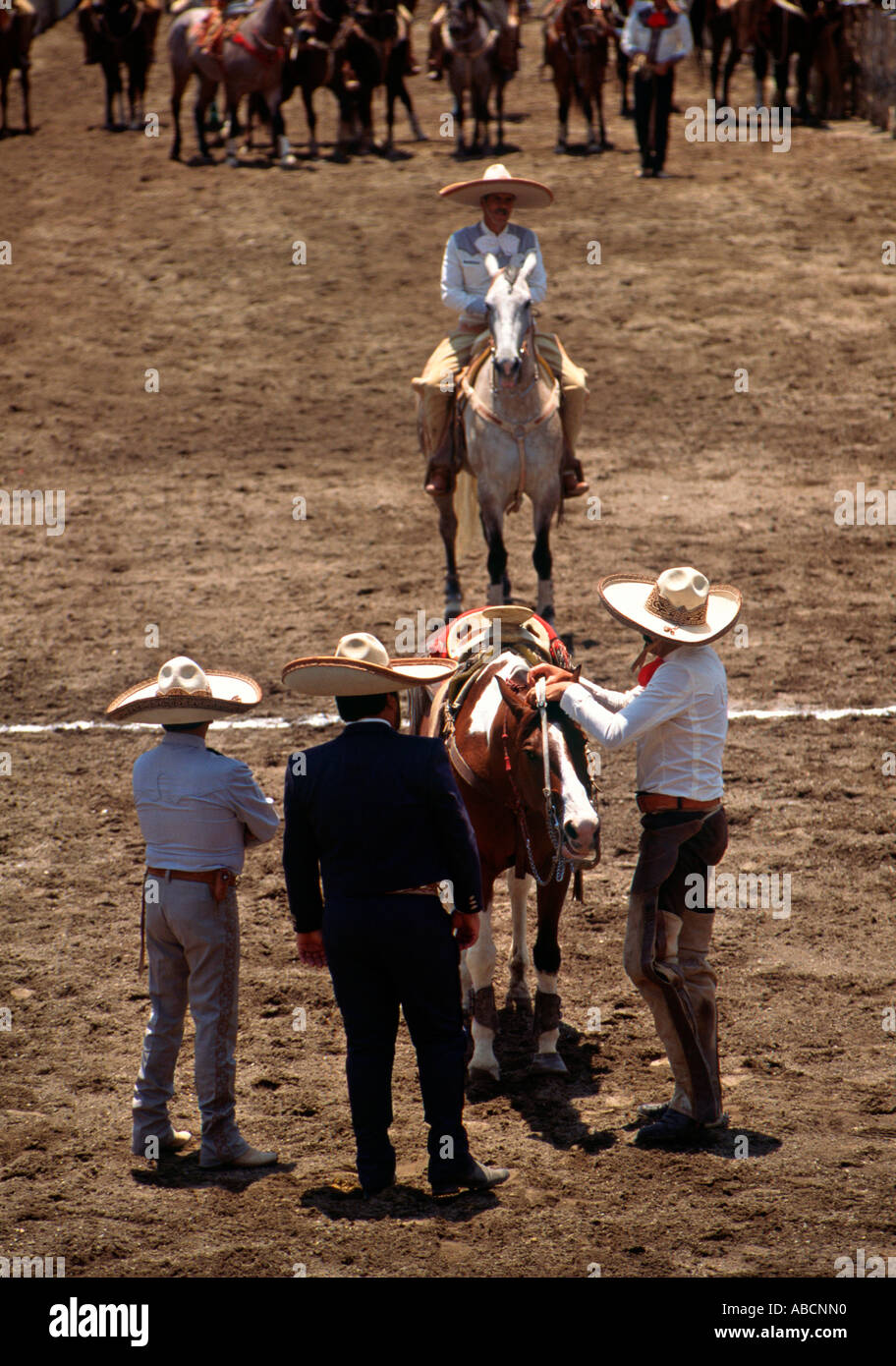 Cowboys, Mexican rodeo, Hidalgo, Mexico Stock Photo - Alamy