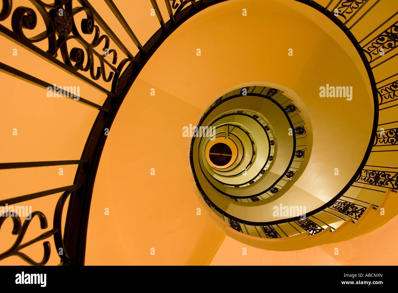 Cheers tv show hi-res stock photography and images - Alamy