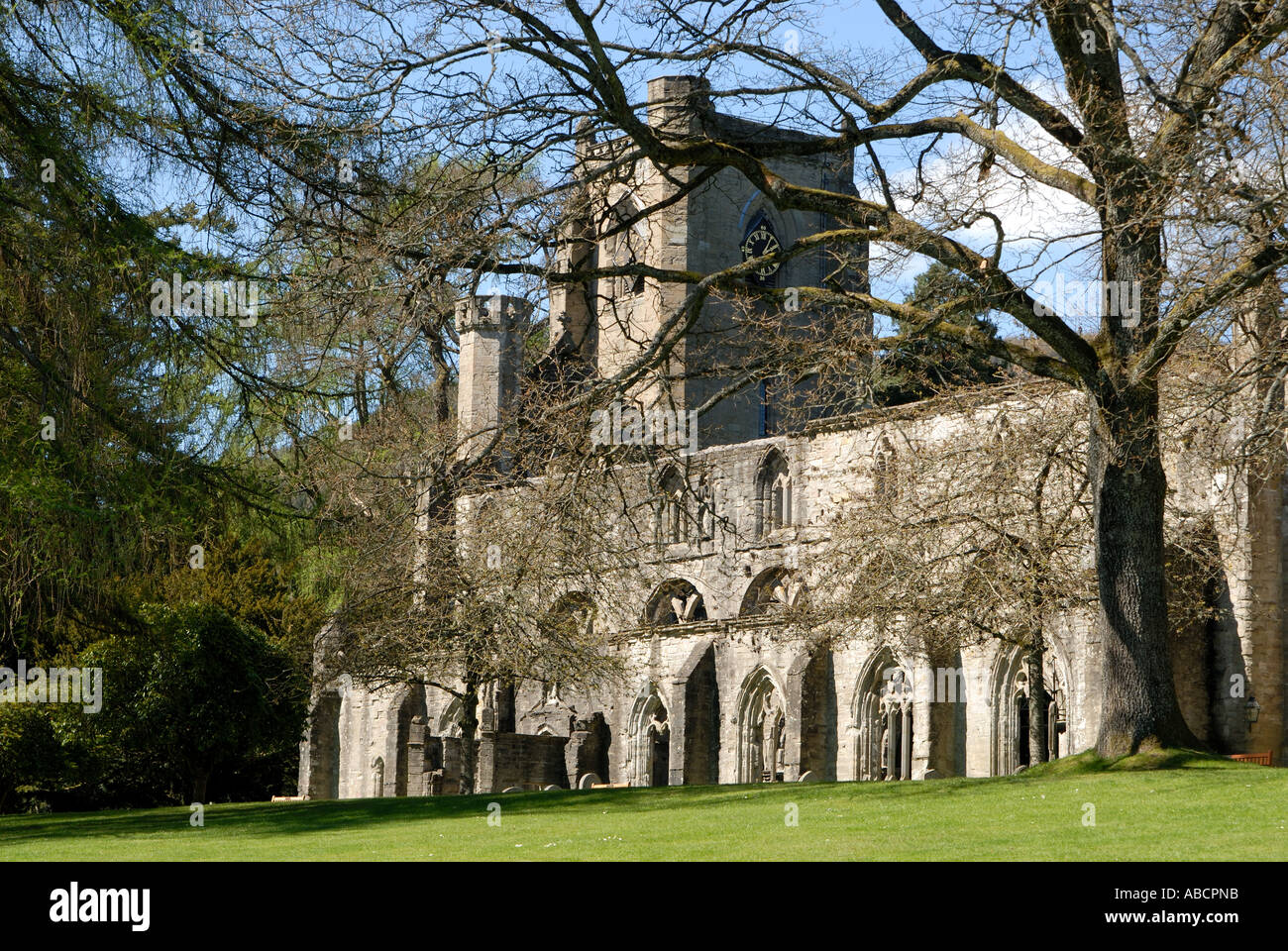 Dunkeld Cathedral, Dunkeld, Perth and Kinross, Scotland, UK Stock Photo ...