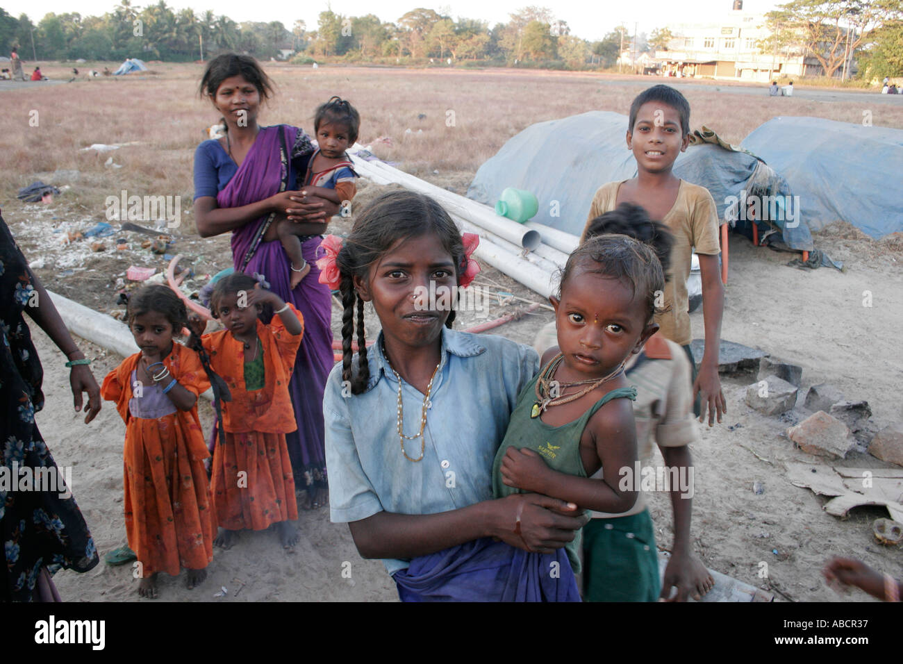 Starving children india hi-res stock photography and images - Alamy