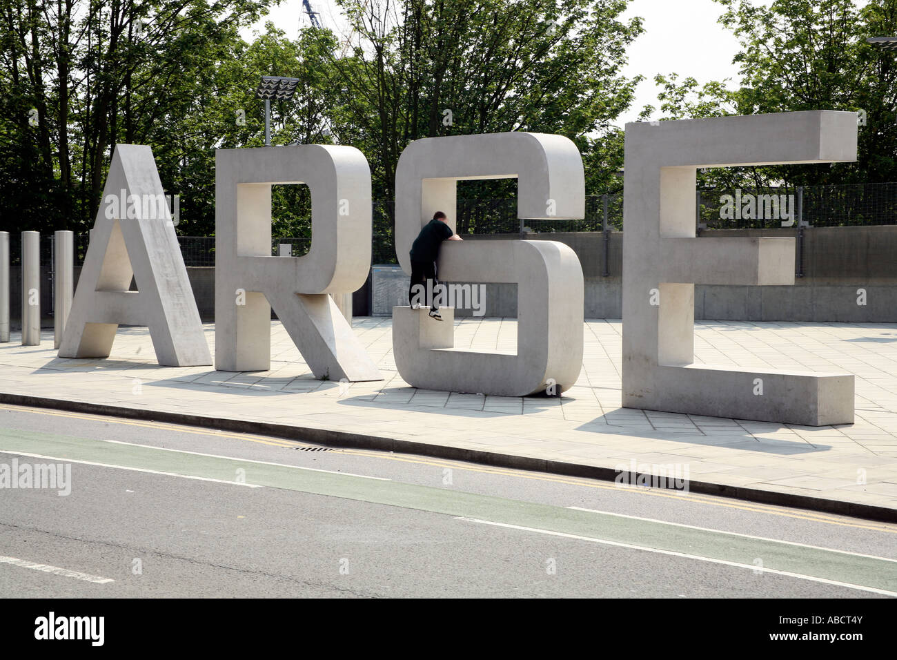 ARSENAL sculpture at Emirates Stadium, London Stock Photo - Alamy